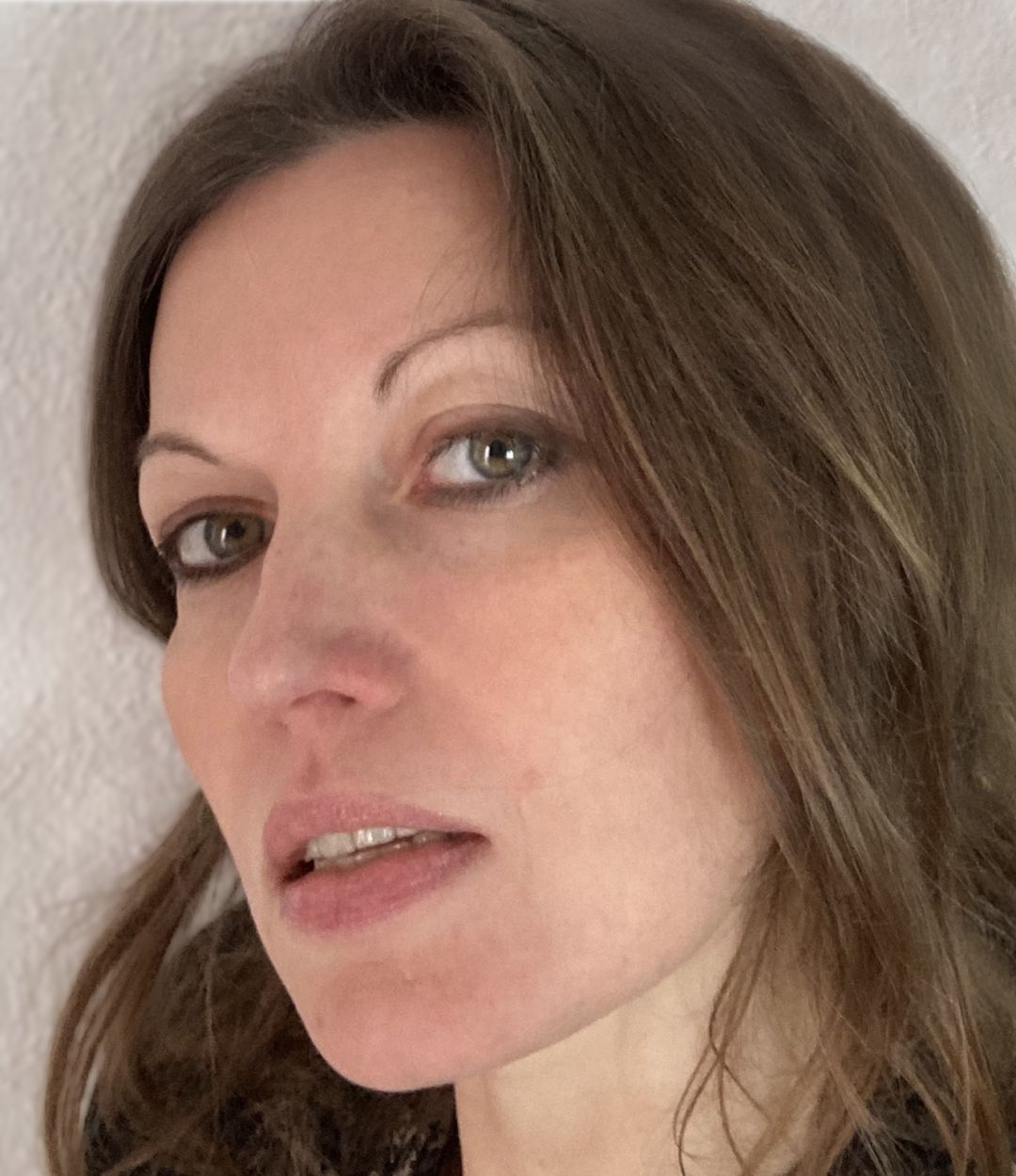 Exploring Emotions in Lana Crow’s New Indie-Pop Hit: “This Moment”